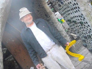 Enigmatic Texas artist Charlie Stagg dies from burns at 72; House o ...