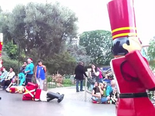 Disney characters falling down and more links we love right now ...